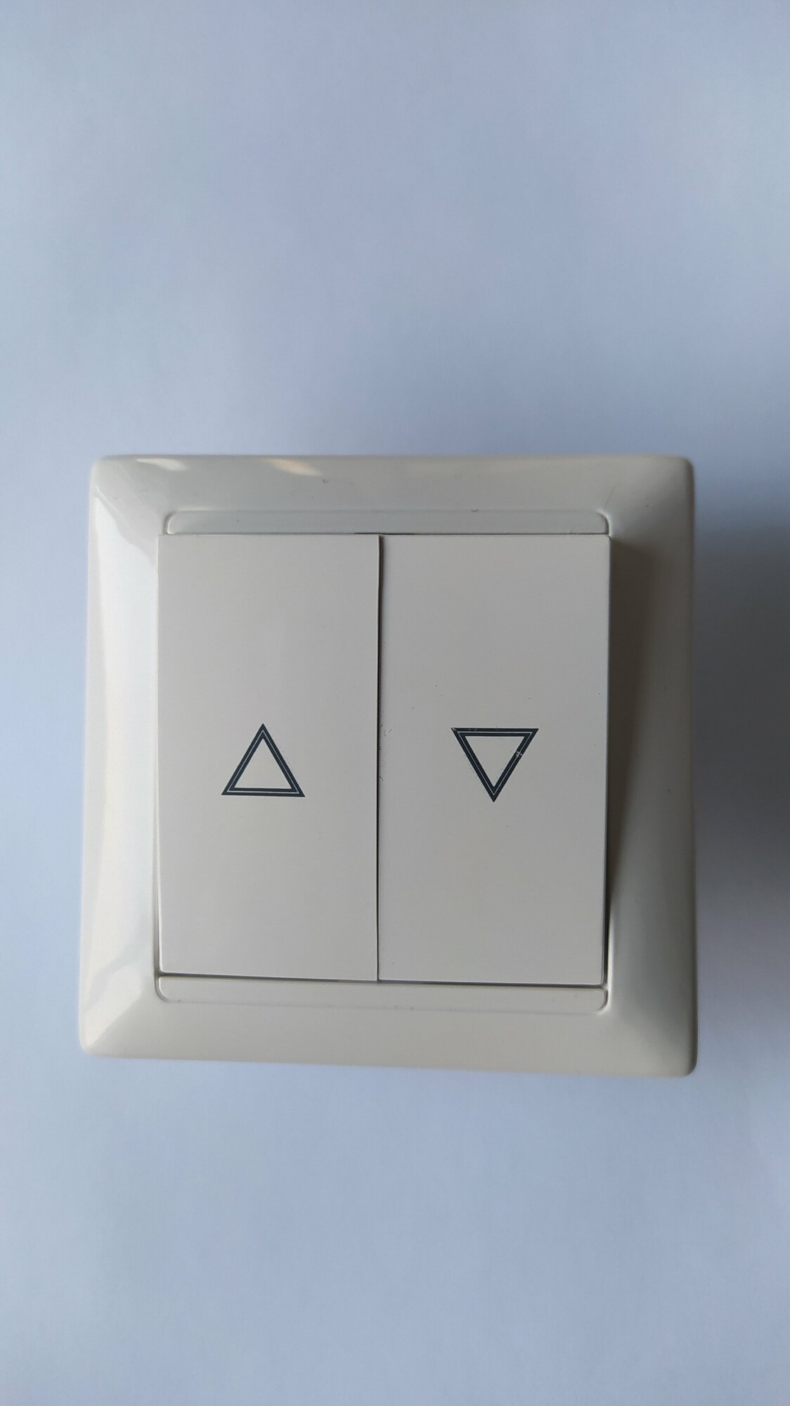 Выключатель для жалюзей , рольставни BYLECTRICA