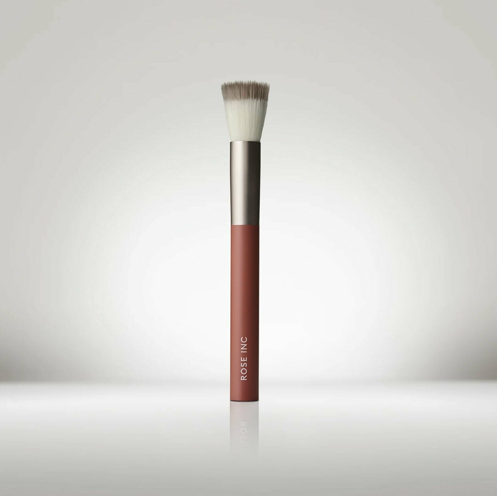 ROSE INC Кисть для нанесения кремового хайлайтера Number 6 Highlighter Brush