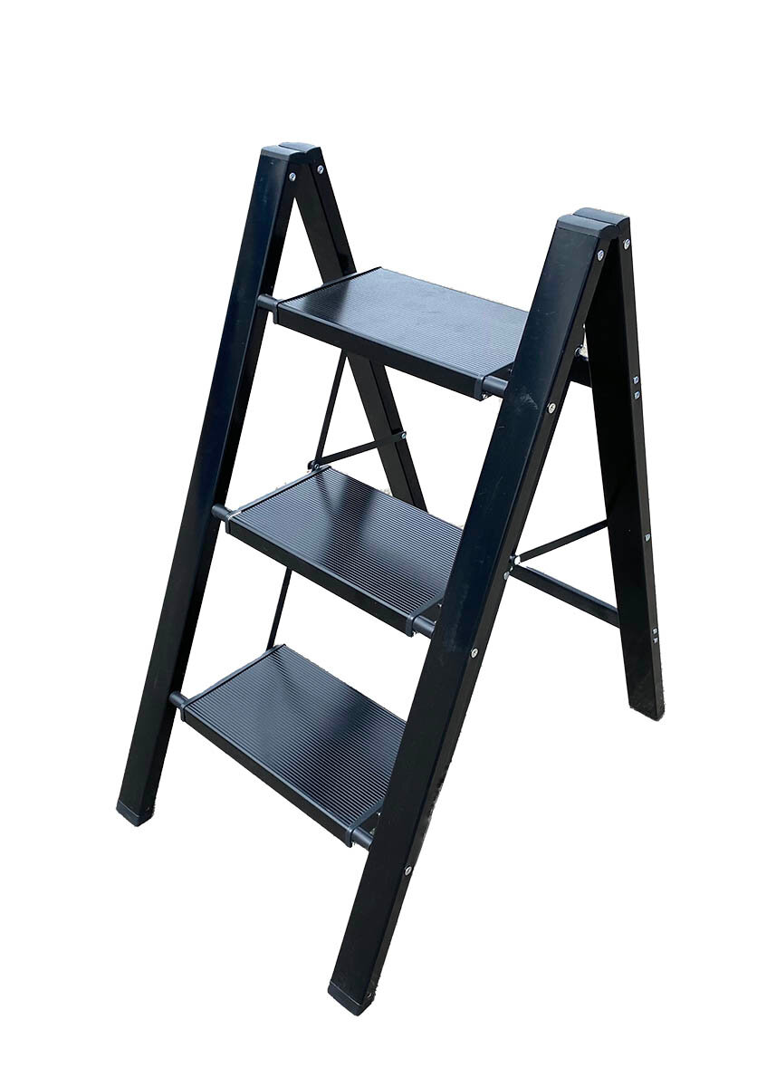 Стремянка Алюминиевая Milano 3 Широкие Ступени Чёрная, Рабочая Высота 2.67 М, Нагрузка 150 Кг.