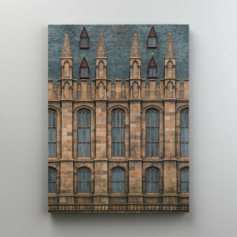 Интерьерная картина на холсте "Гарри Поттер - окна замка Хогвартс" размер 30x40 см