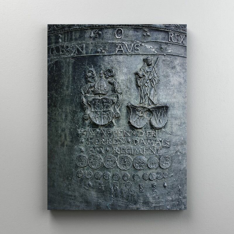 Интерьерная картина на холсте "Старинный колокол" размер 30x40 см