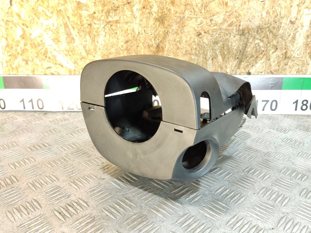 Кожух рулевой колонки FORD Focus 2005-2008 1317243