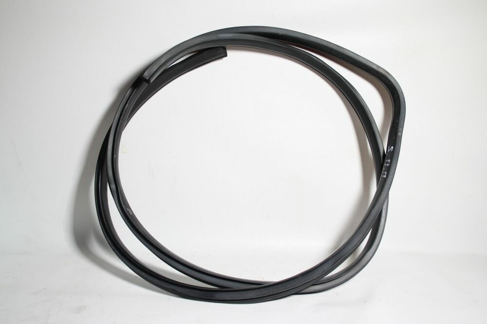 Уплотнитель двери передней правой Hyundai Solaris