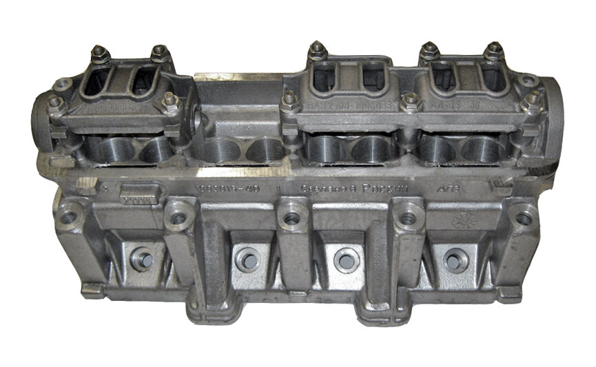 Головка блока ВАЗ 21114 голая (1,6л, 8кл.) (АвтоВАЗ)