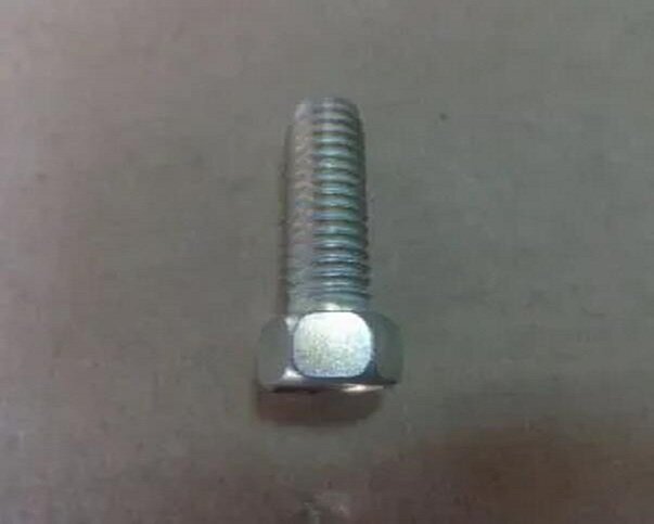 Болт М 12 х 1.75 х 30 крепления маятникового рычага Волга (2 шт)