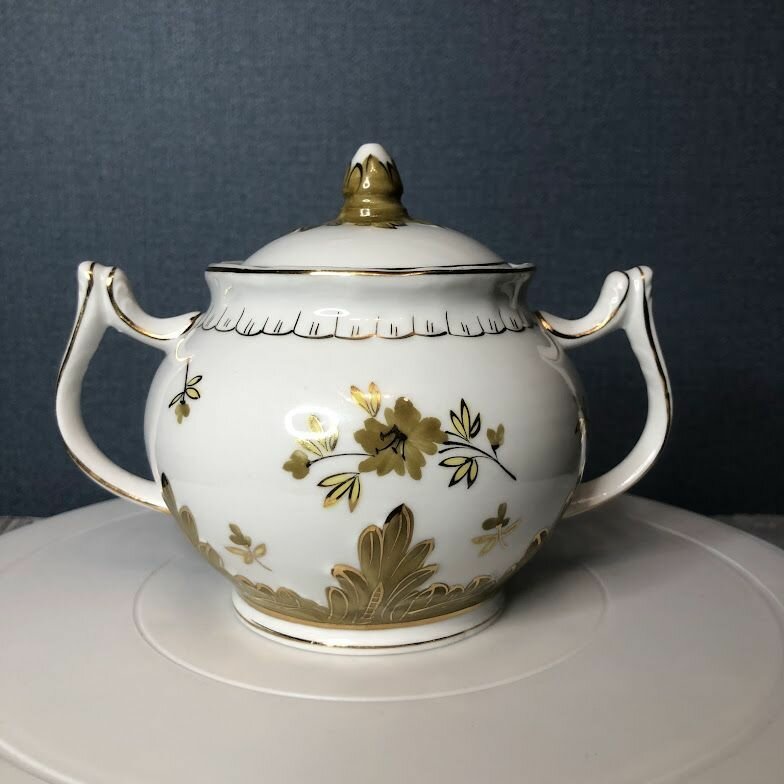 Сахарница винтажная, Вербилки СССР "золотой барбарис", фарфор, живопись, позолота