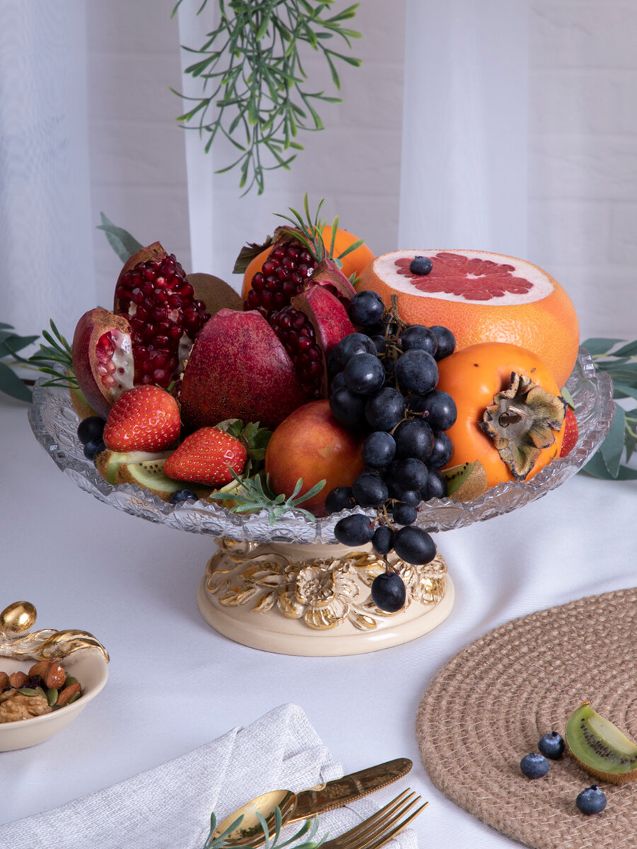 Фруктовница-конфетница из мрамора и стекла на ножке BOGACHO с цветами