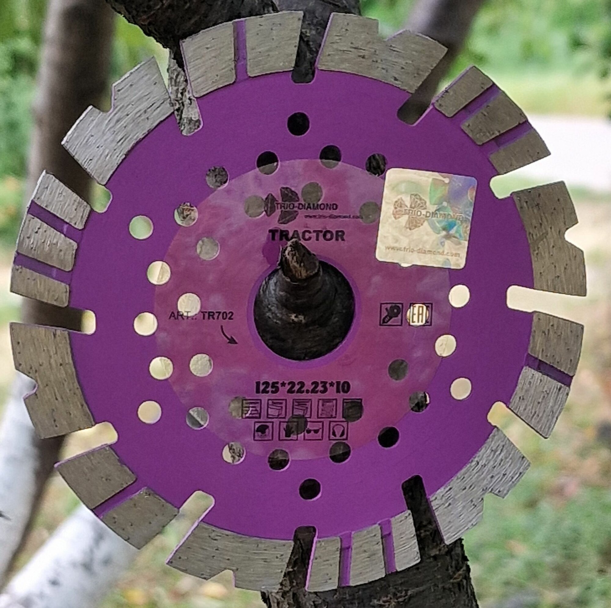 Диск алмазный отрезной турбо-сегментный 125*22,23*10мм TRACTOR TRIO-DIAMOND TR702