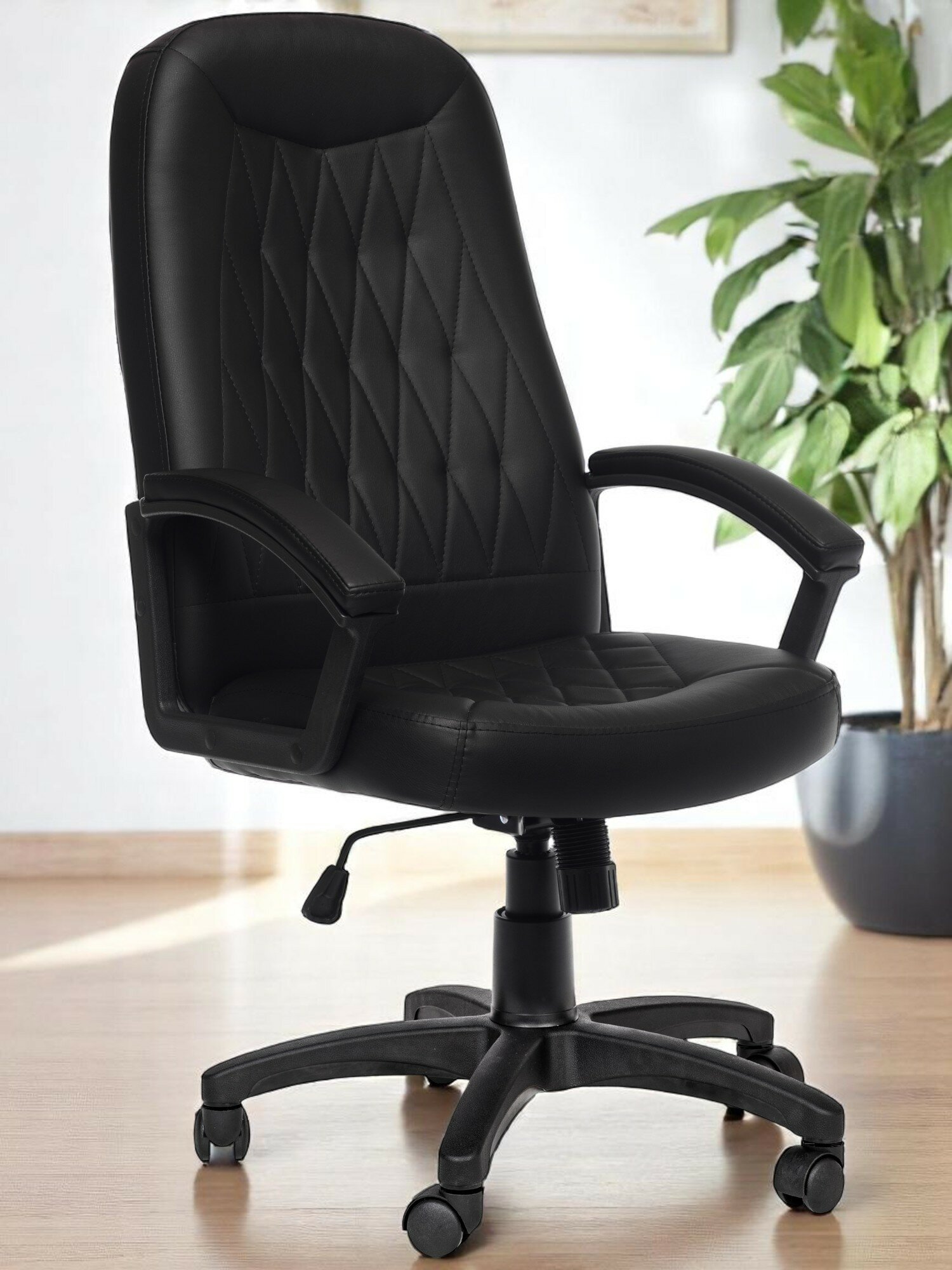 Кресло офисное Джокер черное, экокожа, с колесиками