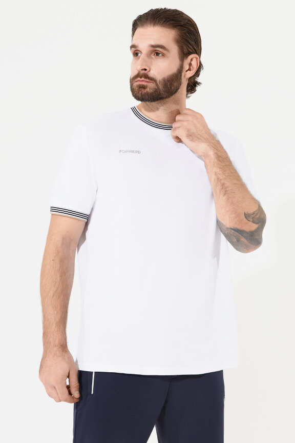 Футболка спортивная