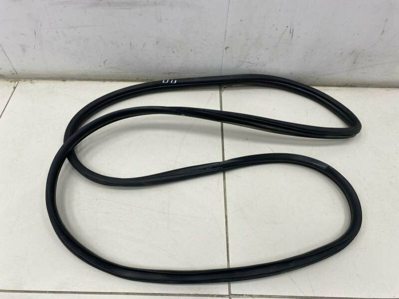 Уплотнитель проема двери передней правой Kia Sportage 3 SL 2010-2015 кат.номер: 821403U000