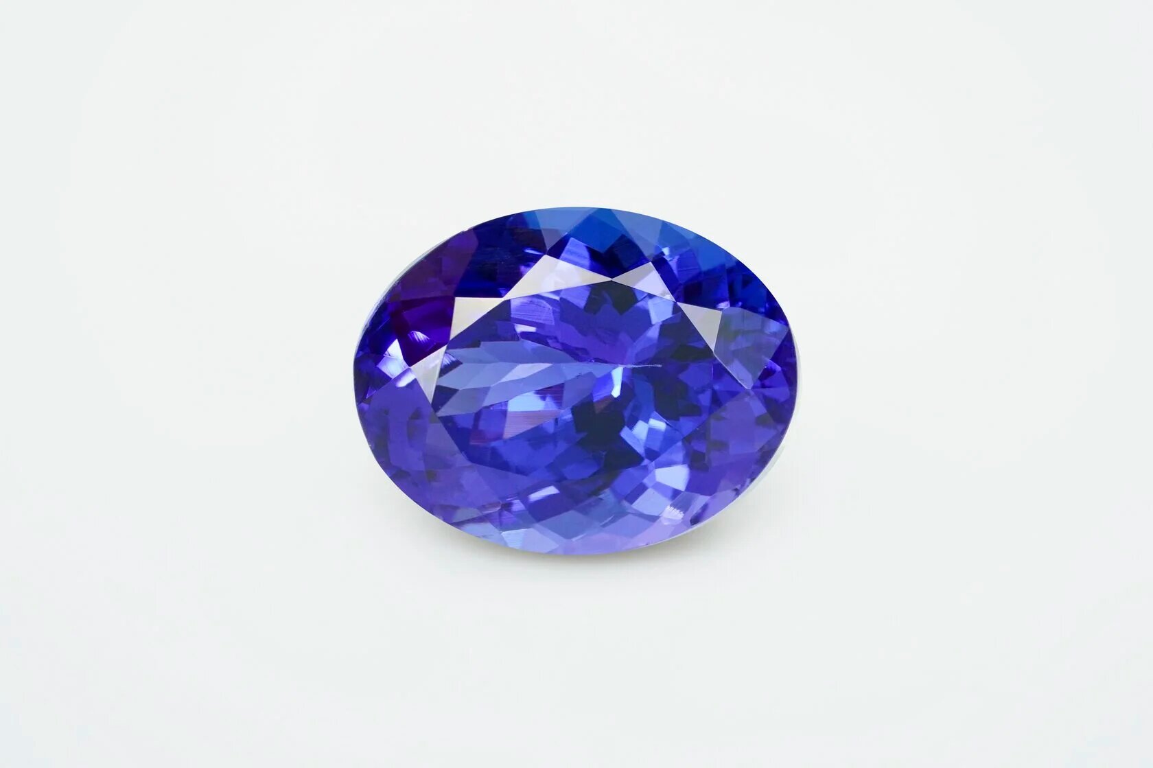 Природный Танзанит, "Овал", вес 5.49 ct, размеры 11,68х9,44х6,91 мм