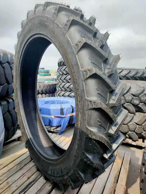 Шина пневмо 270/95R38 140A8/137D MRL RC 950 TL