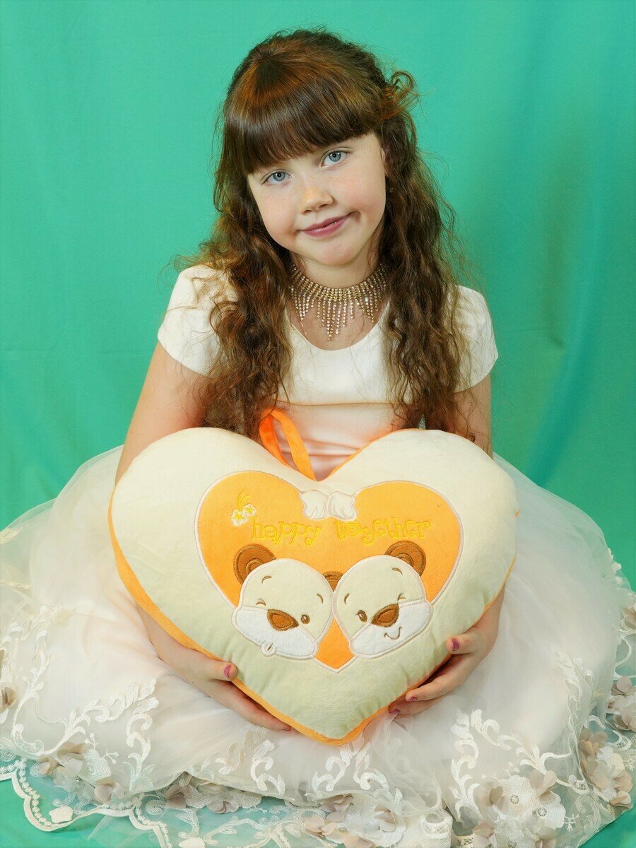 Мягкая игрушка акимбо КИТ - подушка сердце акимбо КИТ акимбо КИТ с Медведями 30 см.