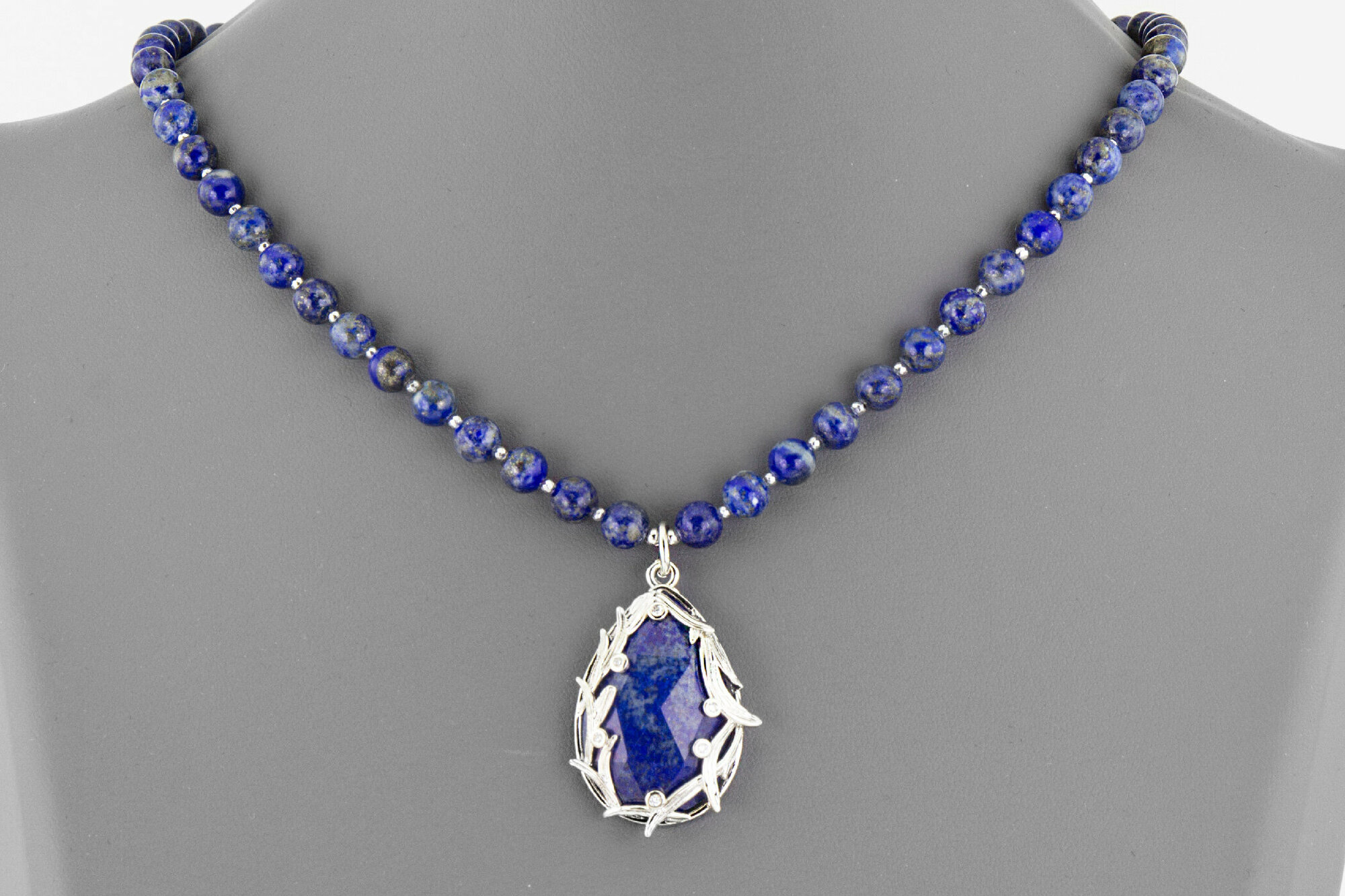 Бусы, лазурит