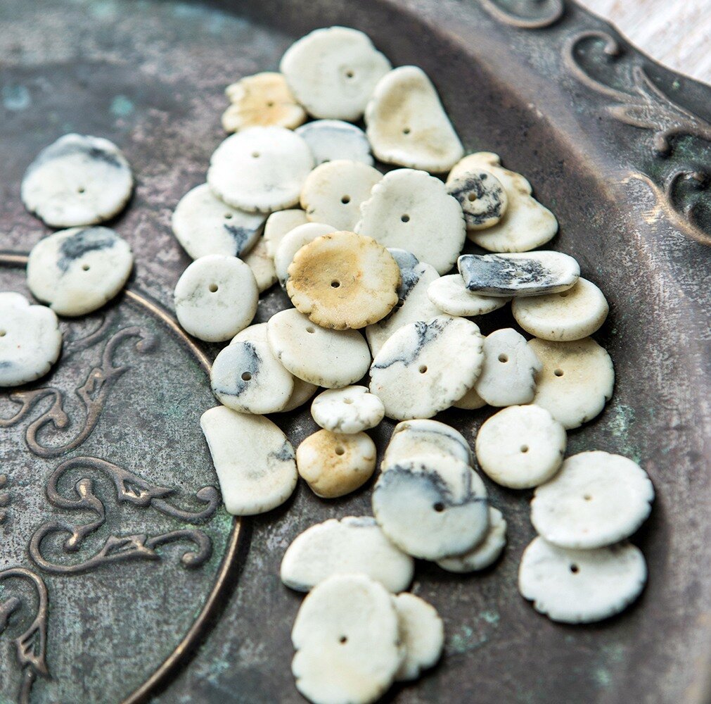 Говлит бусины микс 20 г/ Синтетический камень бирюза, цвет бежевый, размер 9-25x1.5-6 мм