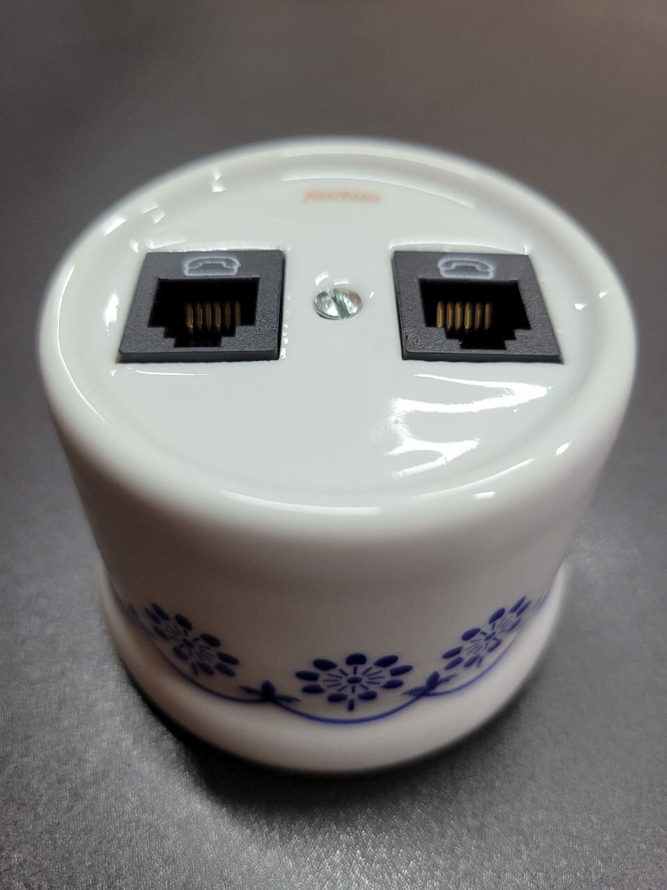 Fontini Garby белый с синим рисунком телефонная розетка, 6 контактов, на 2 гнезда