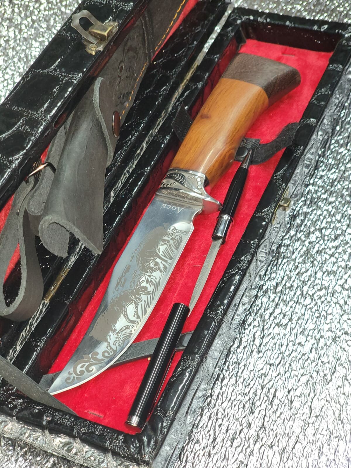 Нож туристический разделочный , Лось 2 в чехле ножнах и подарочный черный кожаный футляр , ручка нож в подарок