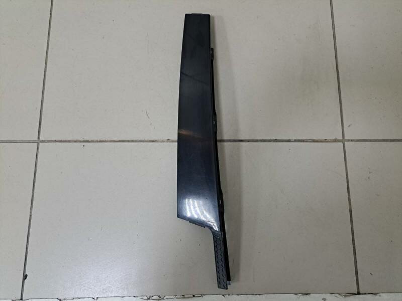 Накладка двери передней правой Skoda Octavia A7 2013 кат.номер: 5E0837902A