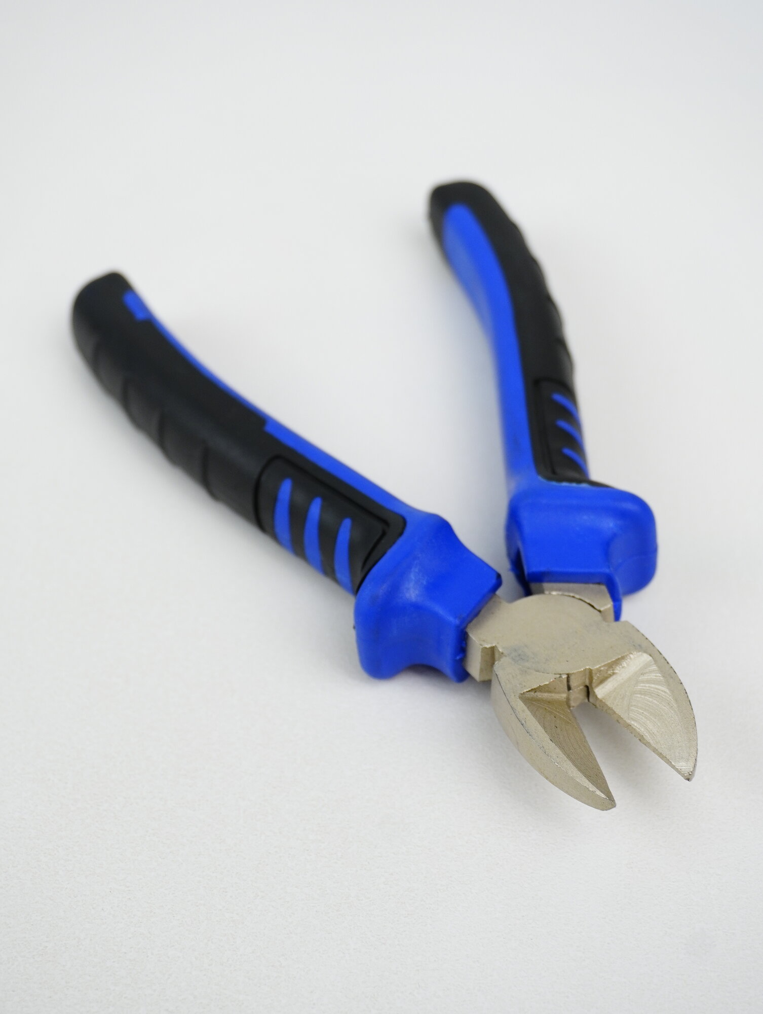 Кусачки боковые (бокорезы) 8 X-PERT //1524