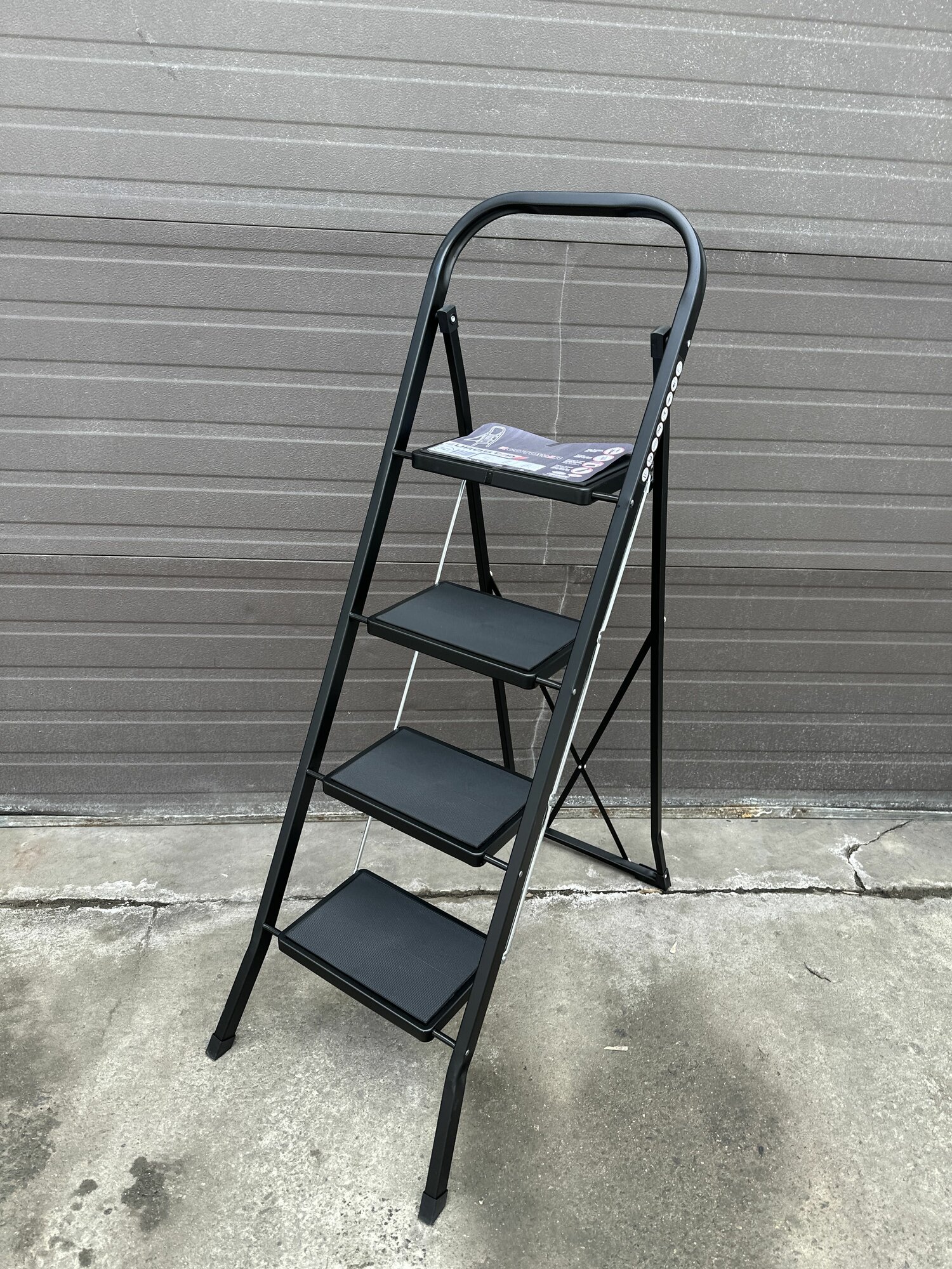 Стремянка стальная с широкими ступенями Cakmak Ecotower 4 ступени, рабочая высота 3,0м (Турция)