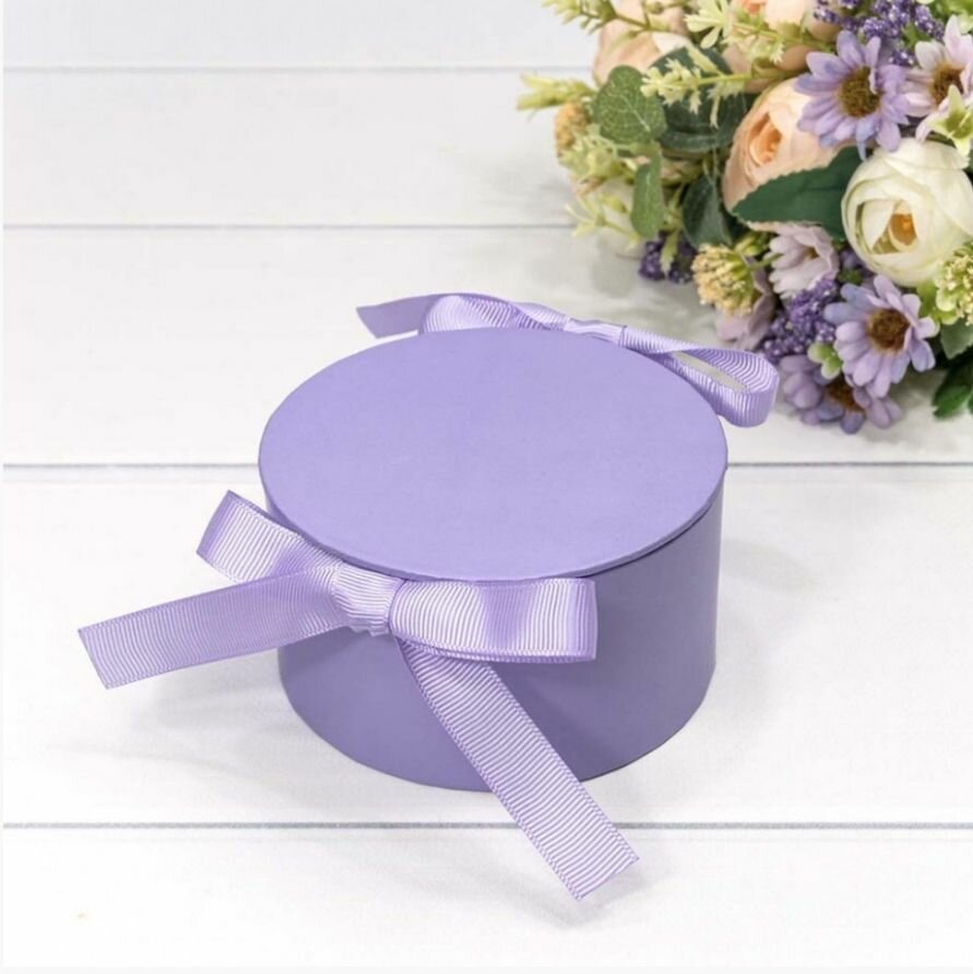 Подарочная коробка Круглая с лентами. Размер 11х6. Сиреневая