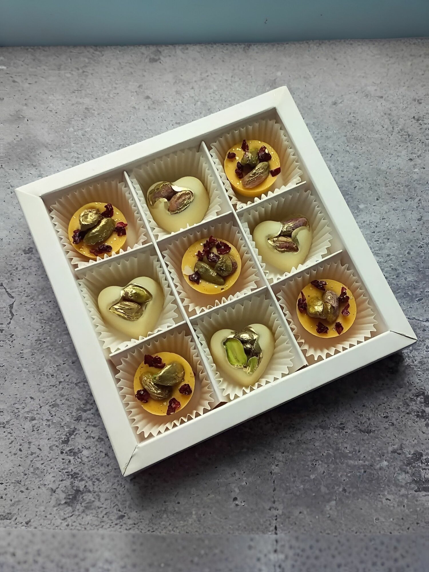 ShokoTrendy Сладкий подарок на день рождения женщине, подарочный набор конфет, 9 шт