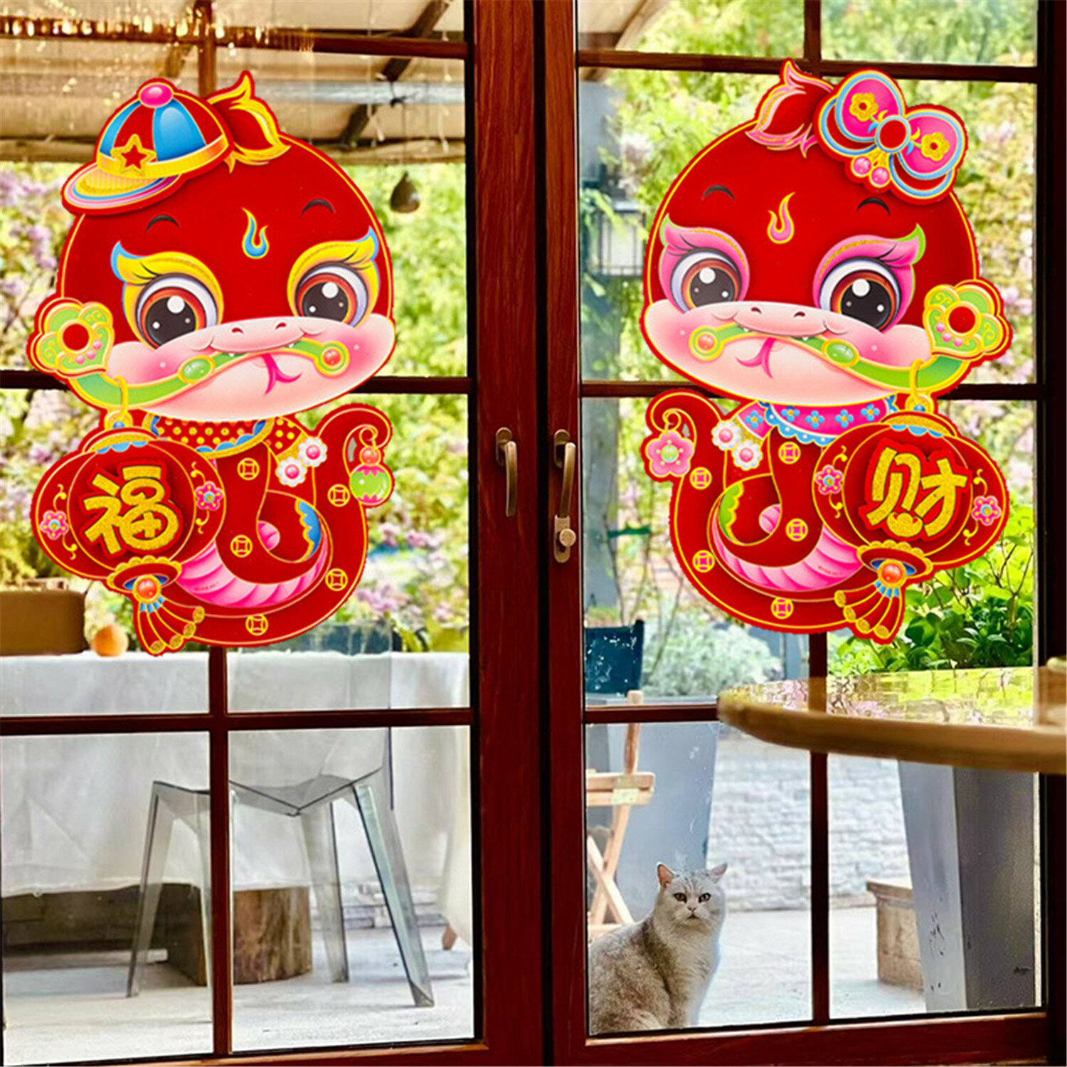 2025 Новый Год Нагрузка Змея Год Двери и Окна Нагрузки Праздничные Запасы Новый Китайский Стена Декорация 3D DIY Счастливый Дверь Нагрузки, Красный, Плюшена ткань, 1 пара сплошных мультяшных оконных наклеек
