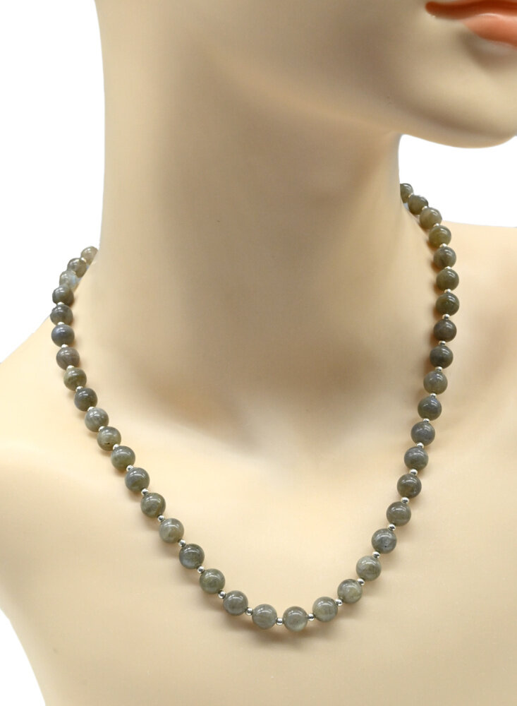 Бусы, лабрадорит