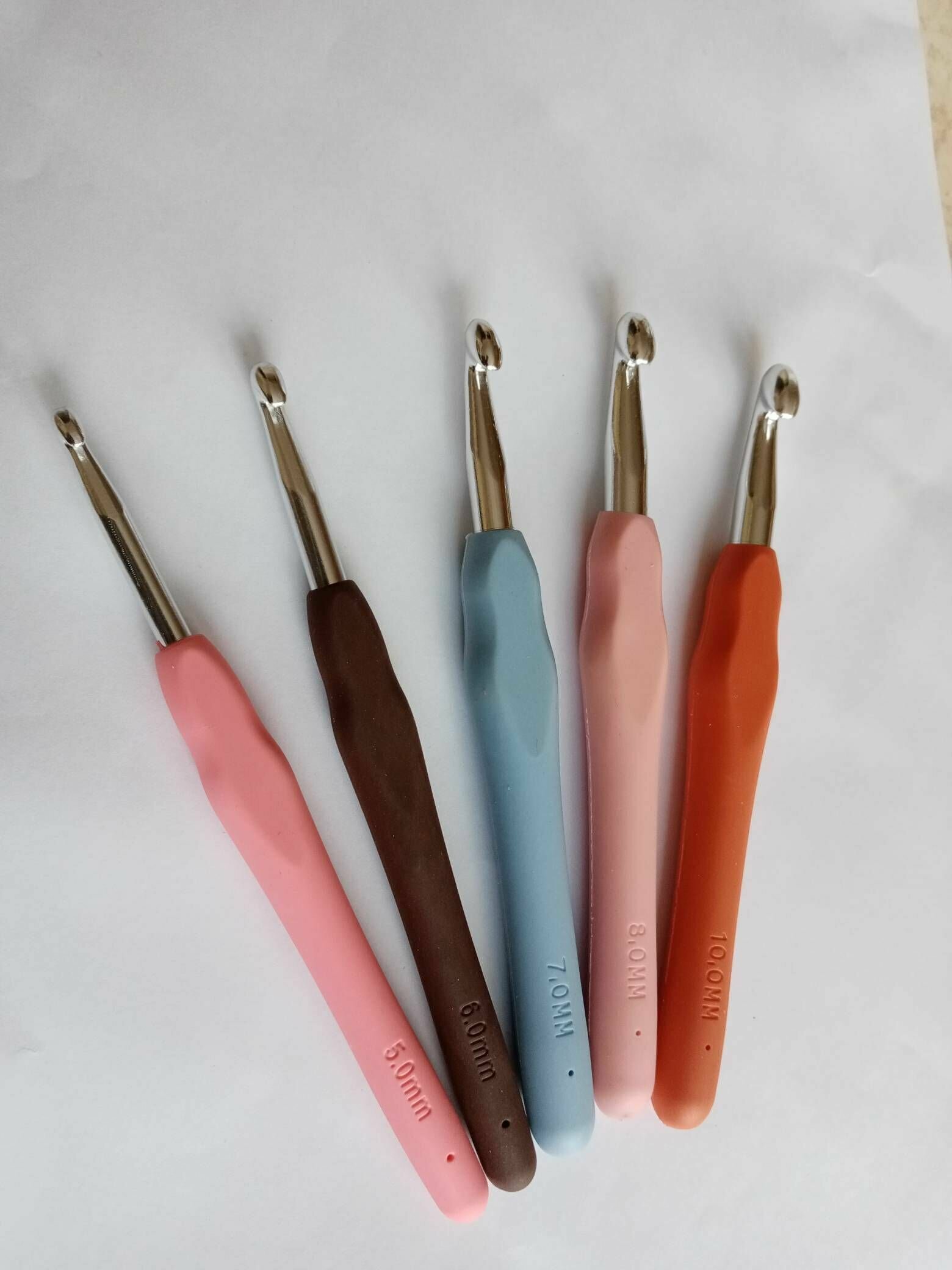 Набор крючков с силиконовой ручкой (5шт) 5мм,6мм,7мм,8мм,10мм