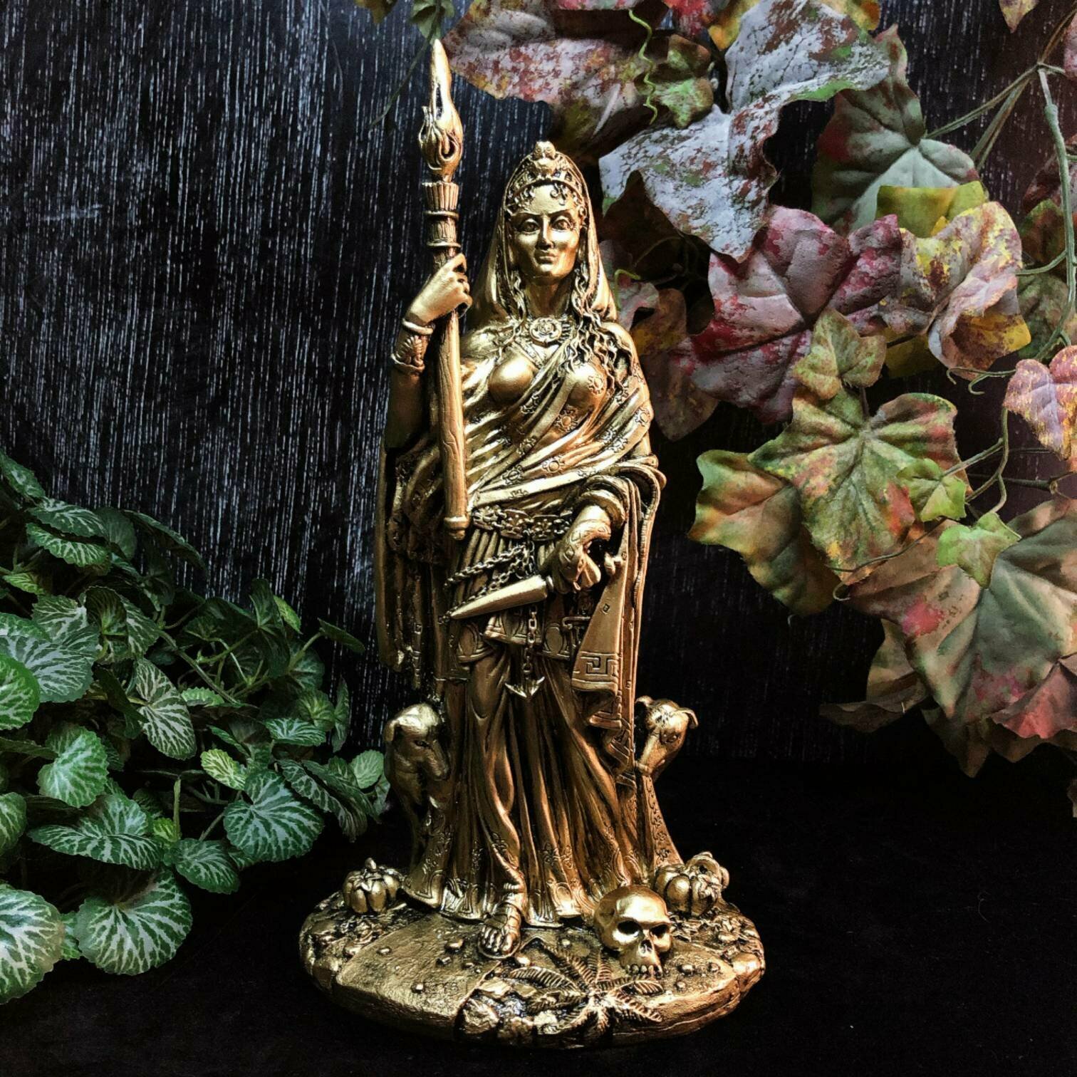 Статуэтка "Геката - богиня магии"