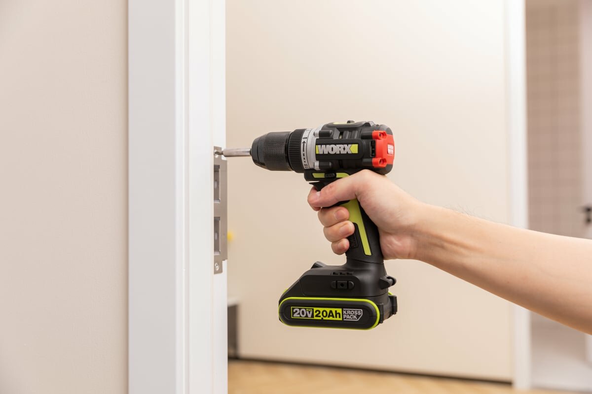 WORX Professional Дрель-шуруповерт аккумуляторный WU182, бесщеточный 20В, 60Нм, 2Ач х2, ЗУ 2 Ач, сумка WU182