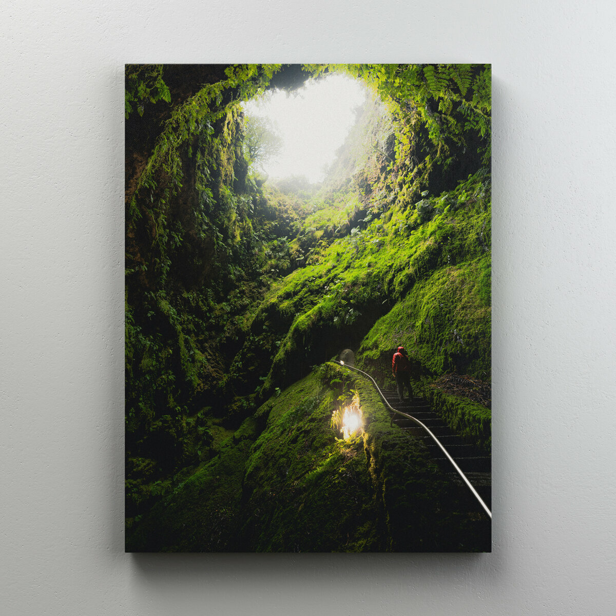 Интерьерная картина на холсте "Пещера в лесу" путешествия и природа, размер 22x30 см