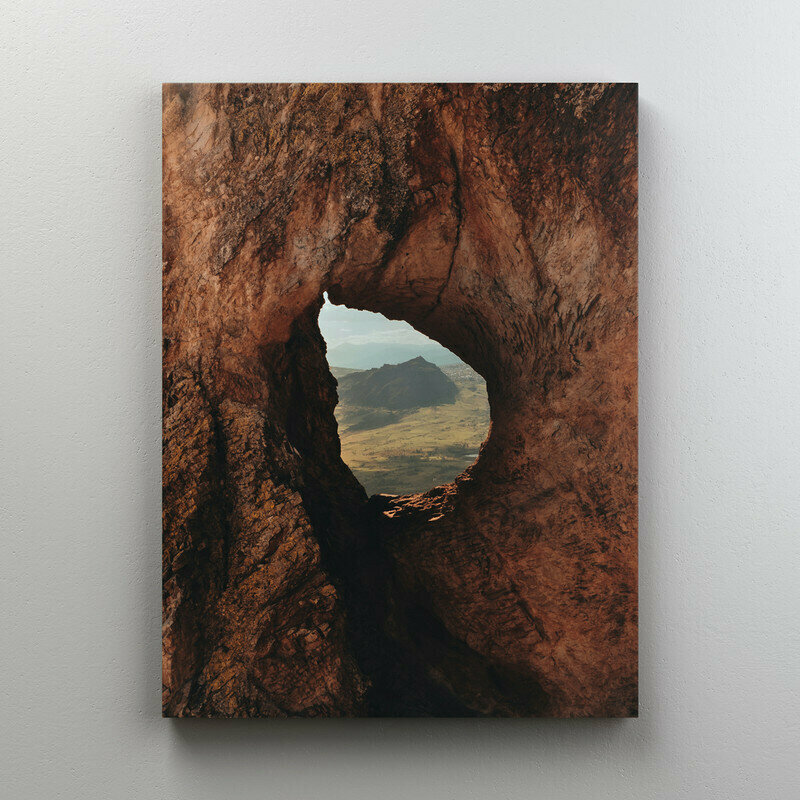 Интерьерная картина на холсте "Дыра в горе" размер 45x60 см