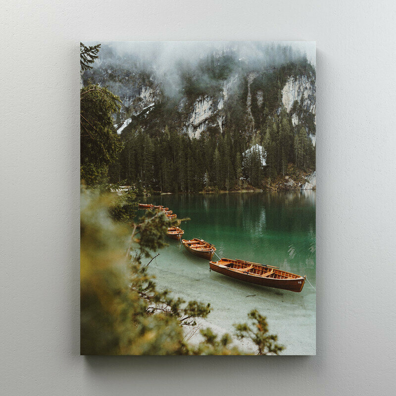 Интерьерная картина на холсте "Брайес - озеро в Италии" в скандинавском стиле, размер 30x40 см