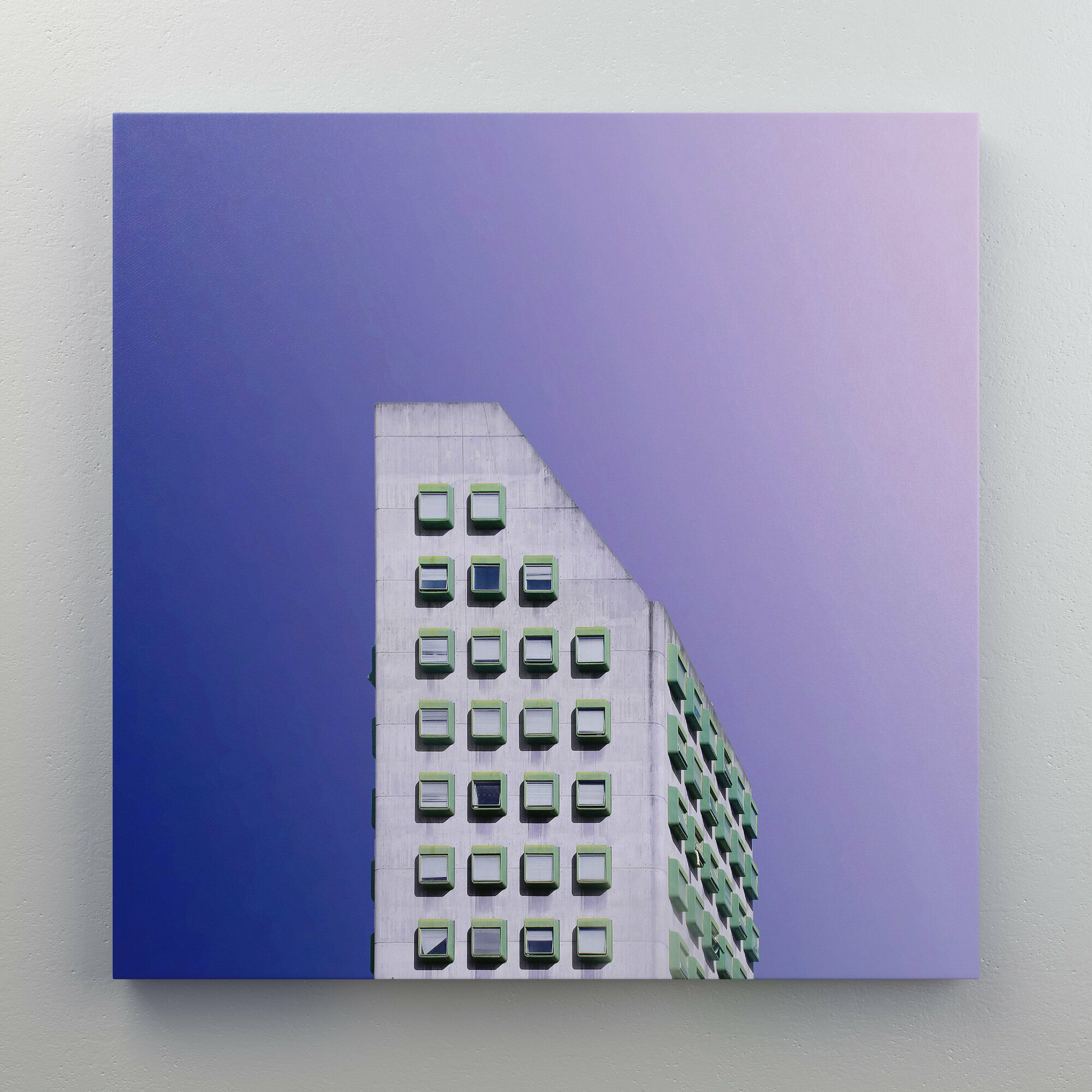 Интерьерная картина на холсте "Сиреневое небо" архитектура, размер 60x60 см