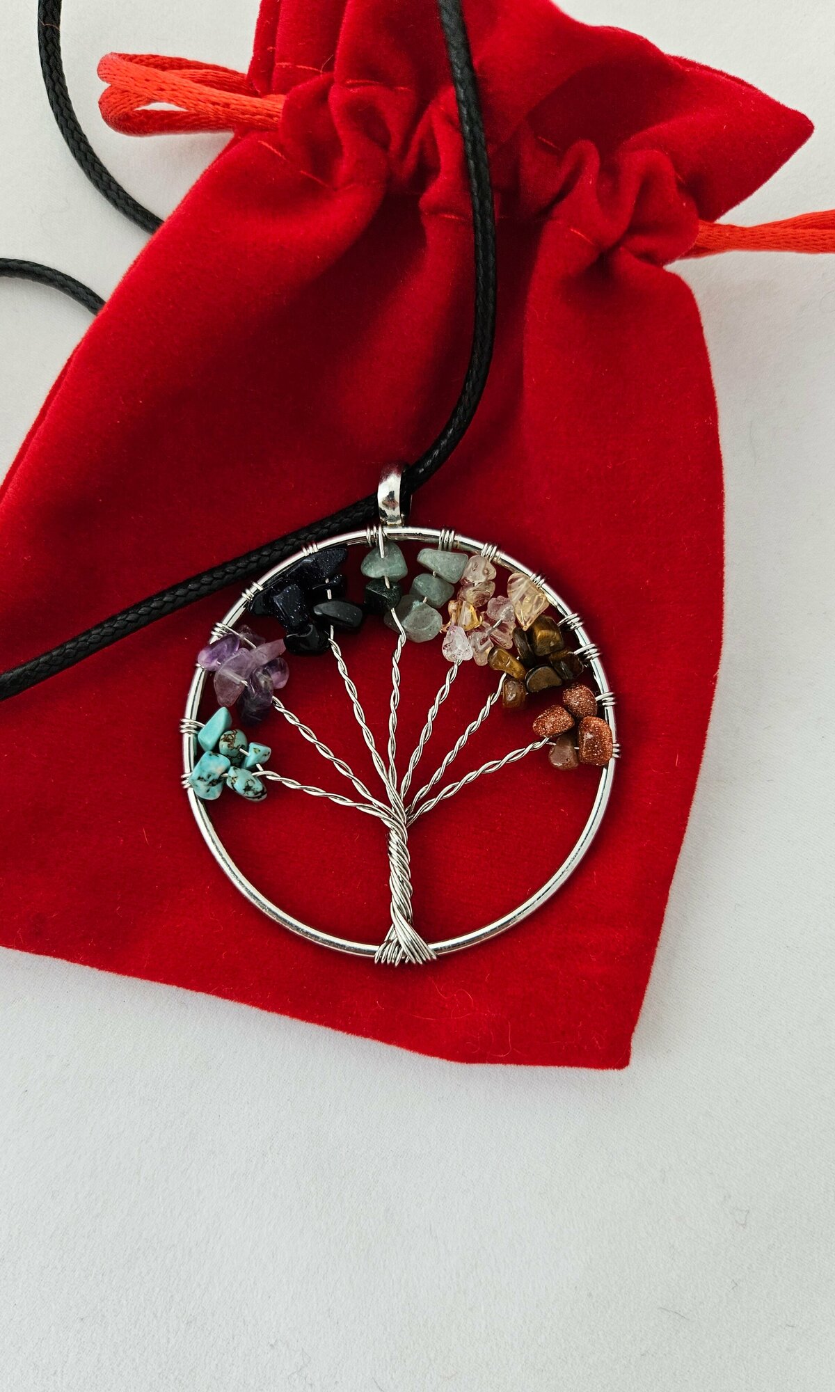 Колье, циркон