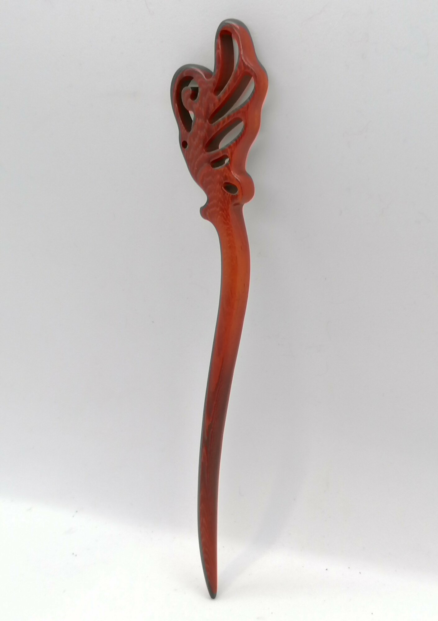 Шпилька сандаловая красный сандал (бабочка)