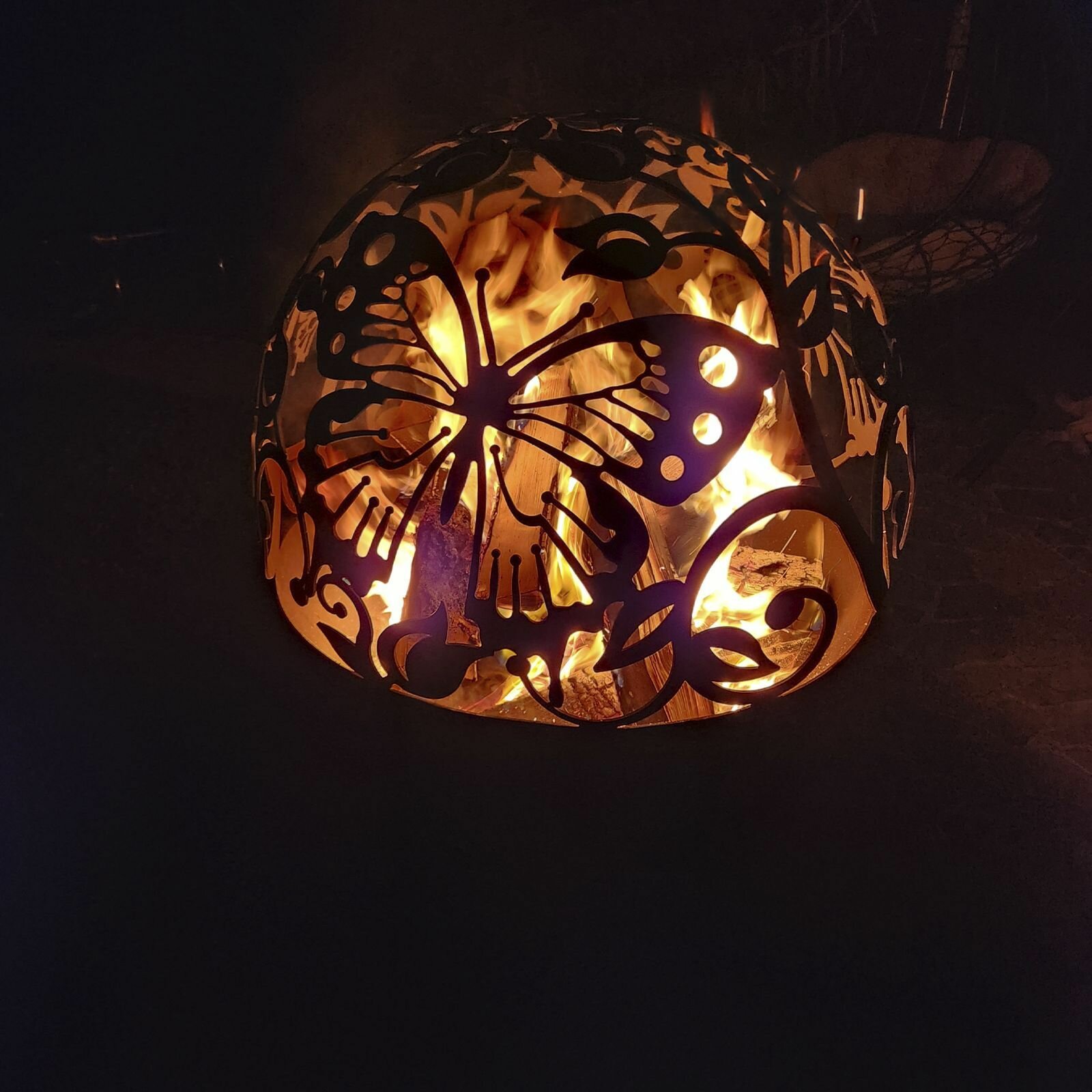 Костровая чаша очаг-сфера с "Полет бабочек" из стали 4мм