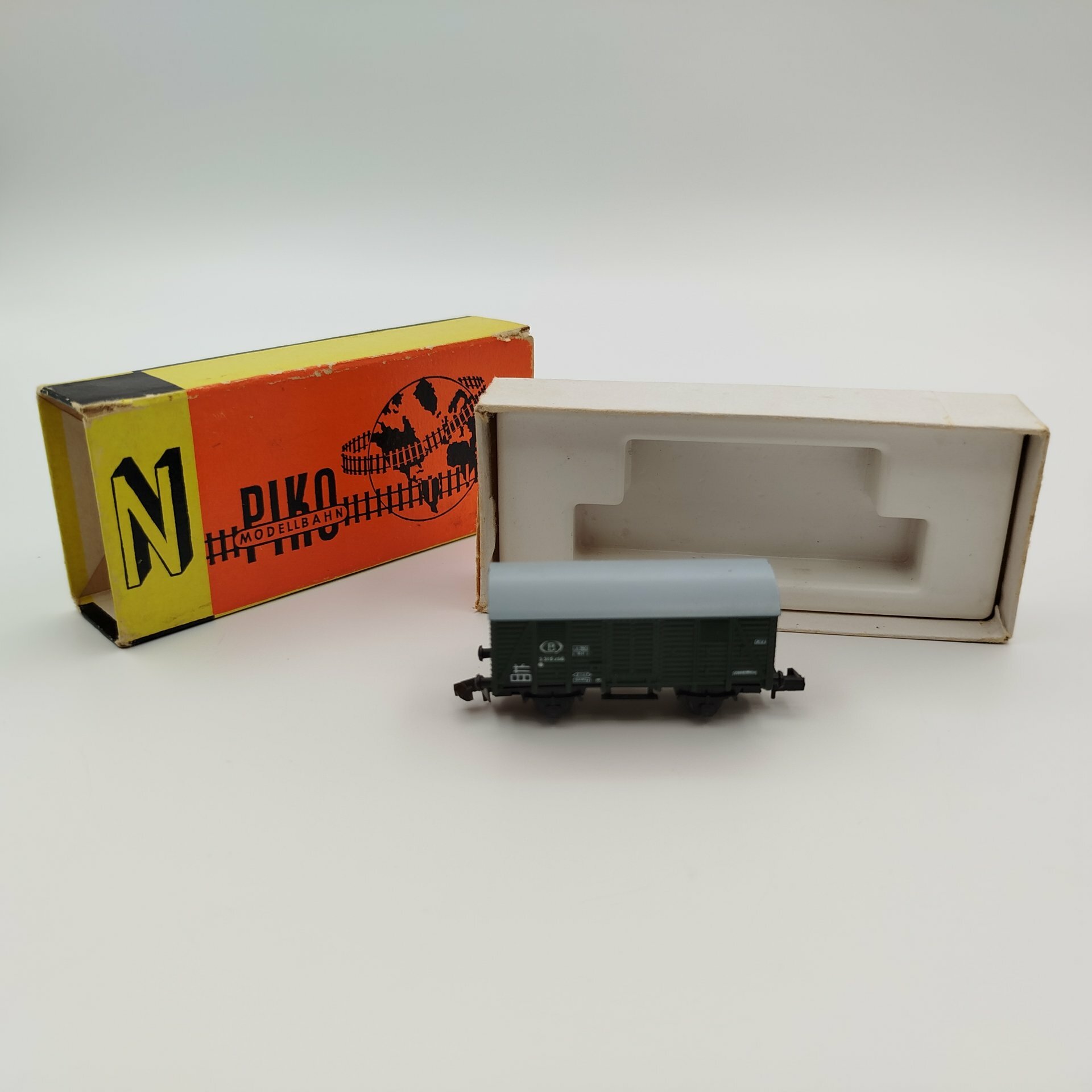 Модель железнодорожного вагона "Kuhlwagen 5/4126-04", в оригинальной коробке, пластик