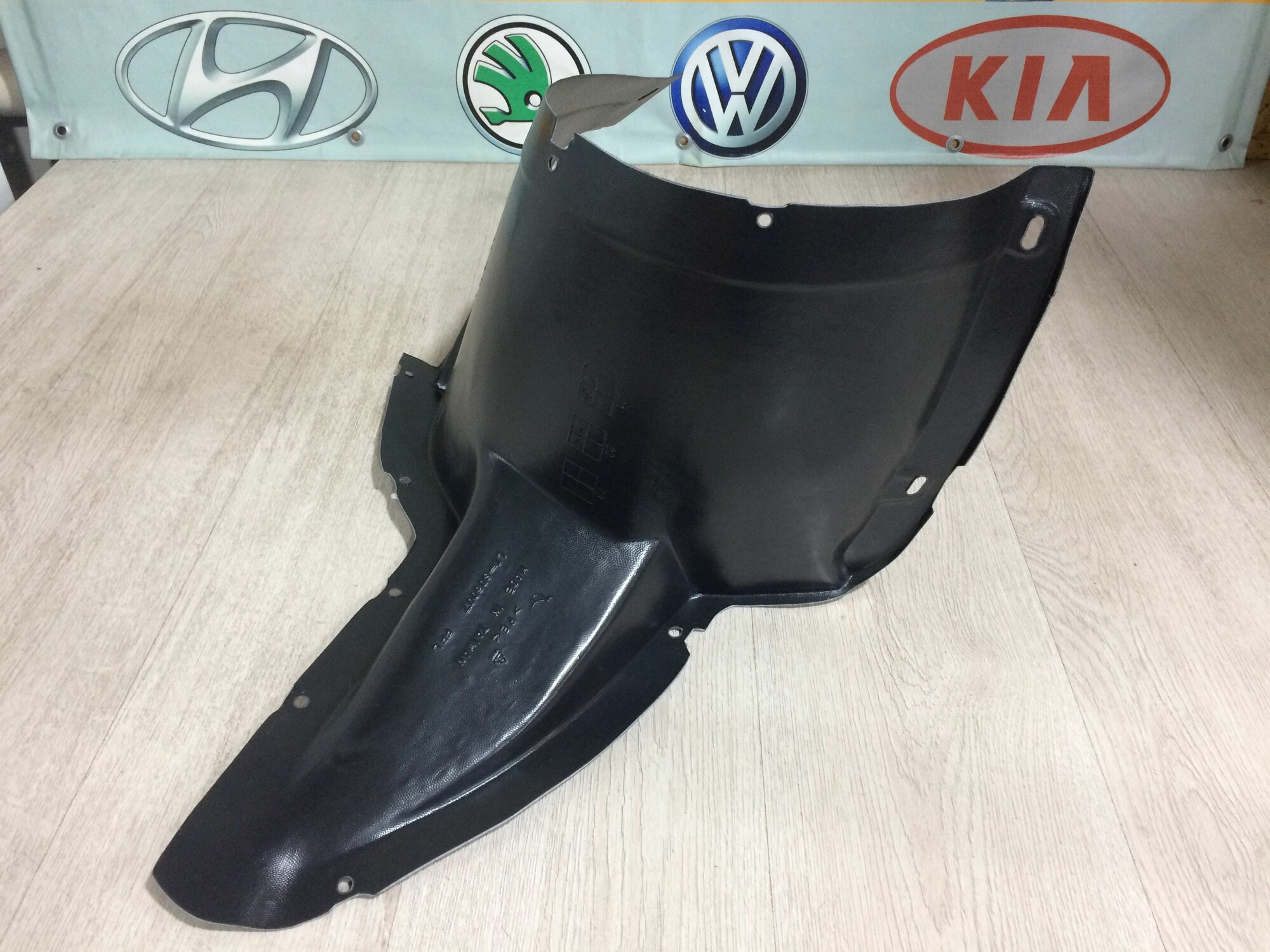 Подкрылок передняя часть сапожок левый Октавия А5 Skoda Octavia A5