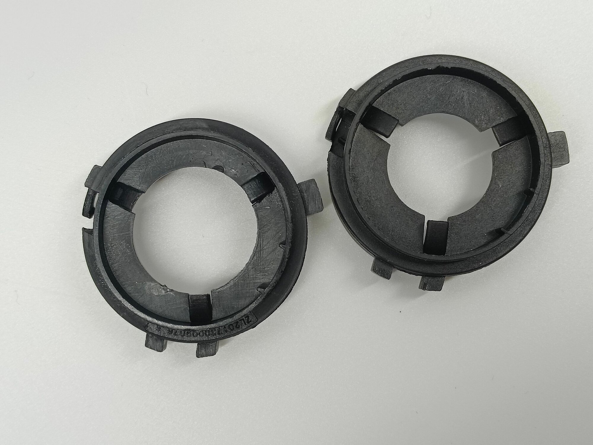 Адаптер-переходник для установки автомобильной светодиодной лампы под цоколь H7 для VW Golf VI 2 шт.