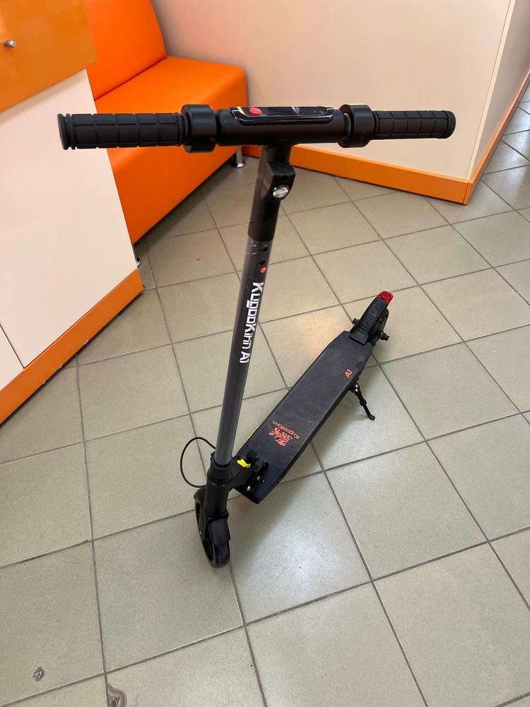 Kugoo Kirin A1, черный / Электросамокат быстрый, складной Б/У уценка