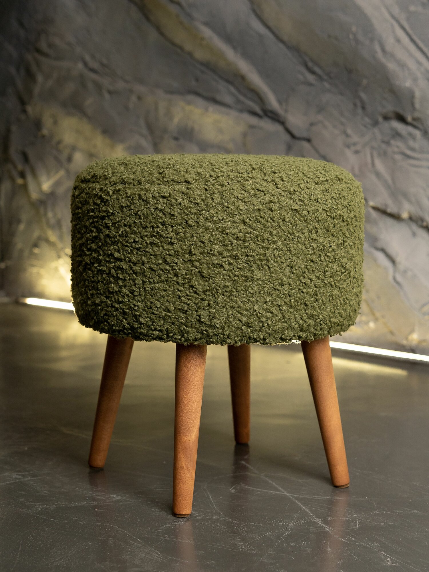 Пуфик для прихожей и спальни, туалетного столика - Букле Барашек