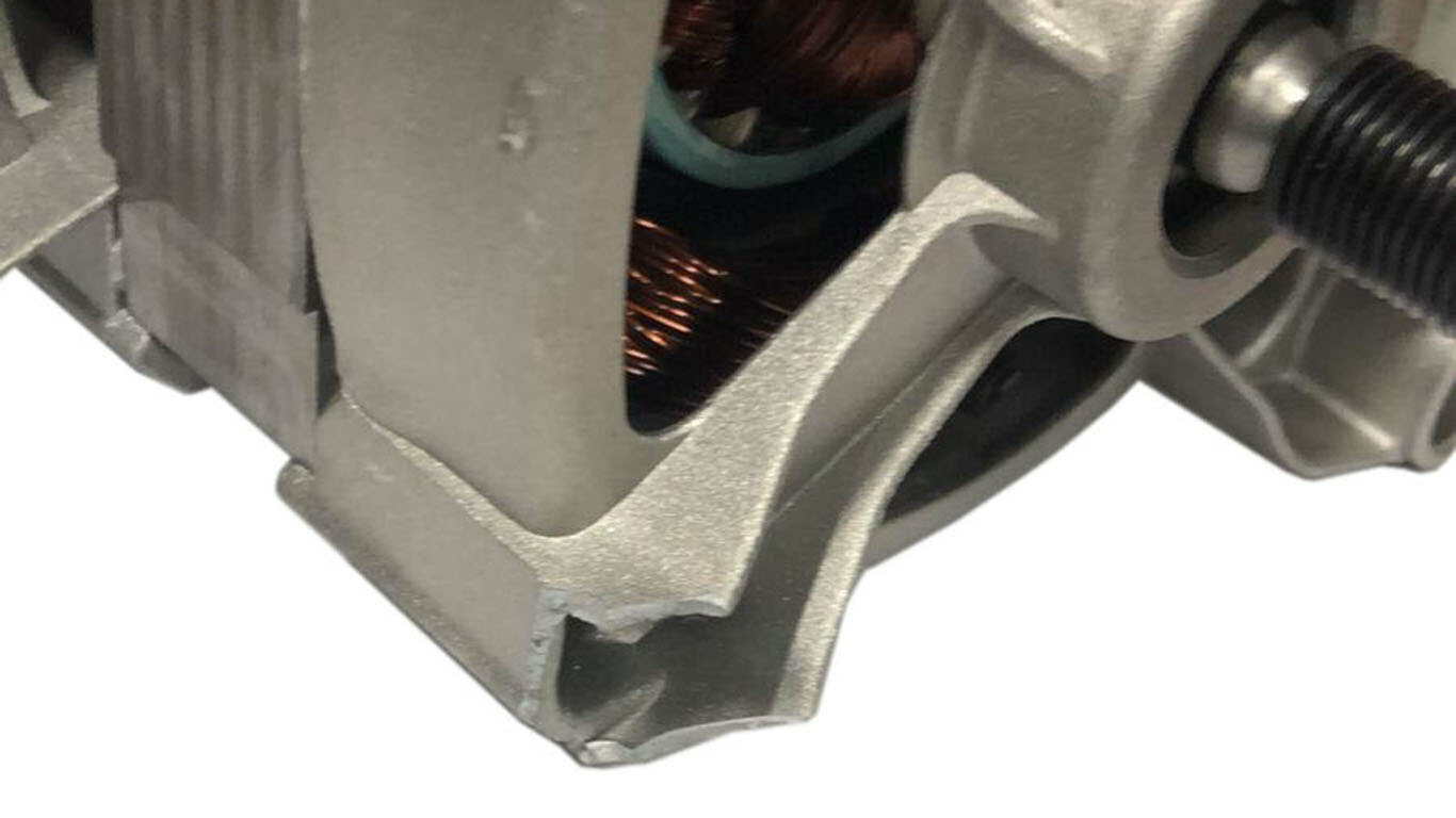 Двигатель для стиральной машины Whirlpool 482000070223 SW2610, SW3610 (6 контактов, квадратный, 160032972.00, W11047407-A, HXGP2L.64 HXG-146-30-68L) Сломанная ножка на передней крышке