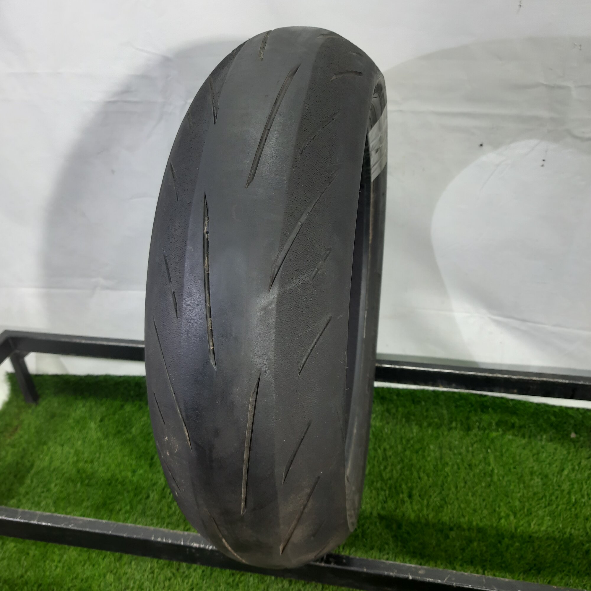 Мотошина Bridgestone Battlax S22R 180/55 R17 72 W