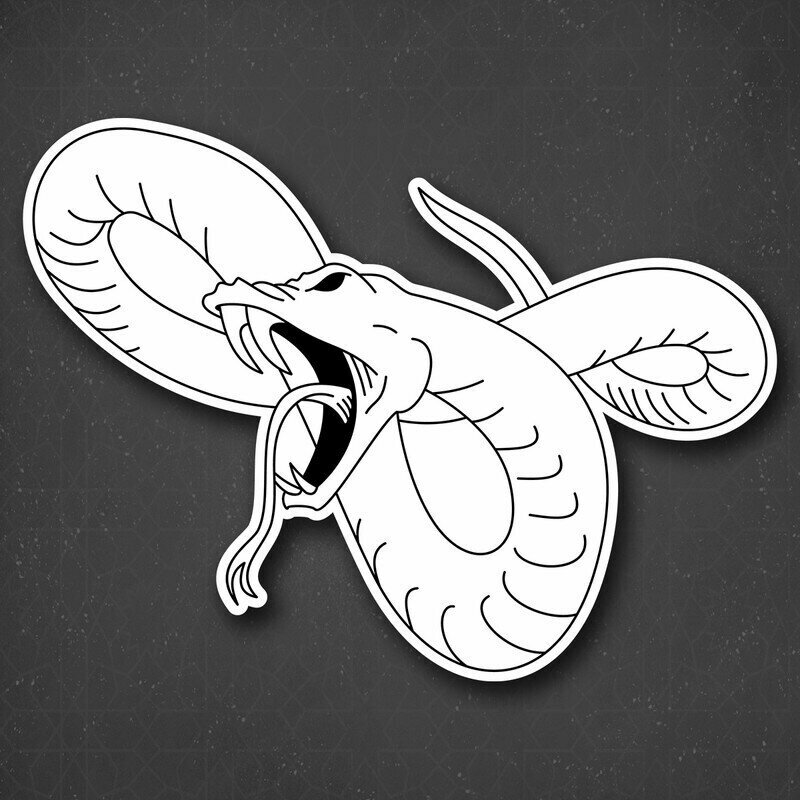 Наклейка на авто "Нападающая змея" 24x17 см