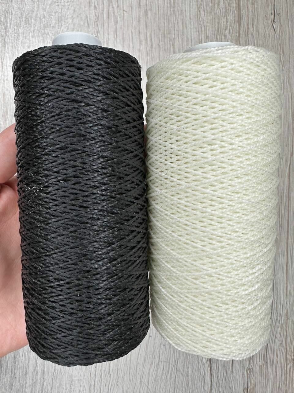 Нитки капроновые обувные для шитья 200м 2 шт(белая и черная)