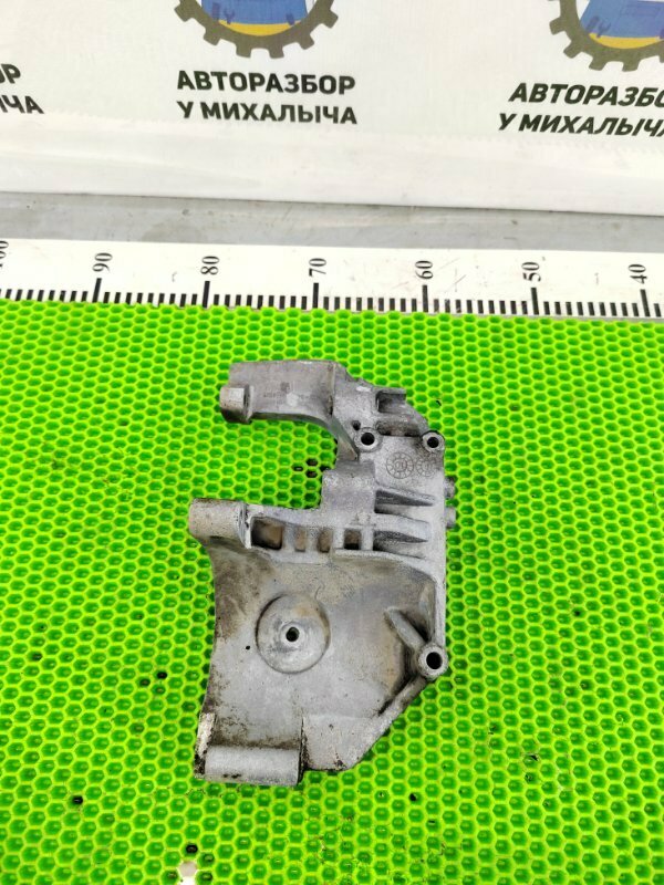 Кронштейн компрессора кондиционера Chery indiS