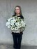 Композиция с хризантемой и ромашкой в плетеной корзине от Story Flowers 30х30